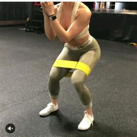 Banded Squat Knee Flares By Roxxi Franklin Exercise How To Skimble