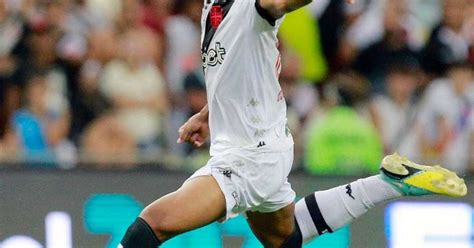 Vasco anuncia a renovação de contrato o volante Cauan Barros até 2026