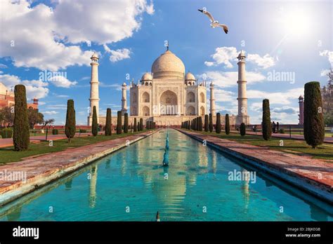 Taj Mahal Famous Marble Mausoleum In Agra Uttar Pradesh India Stock