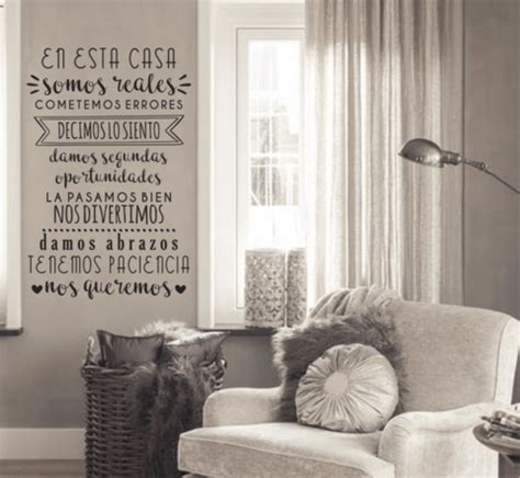 Vinilo Decorativo Frase EN ESTA CASA SOMOS REALES