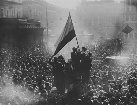 La caída de la monarquía y la proclamación de la Segunda República