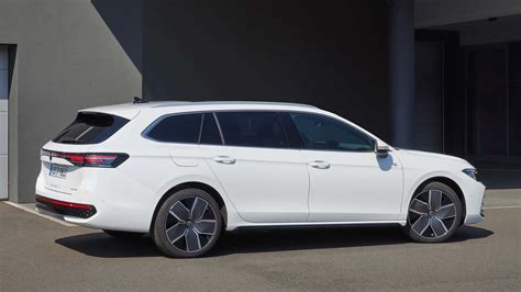2024 Volkswagen Passat Debuts As Bigger Wagon With Up To 268 HP Conti