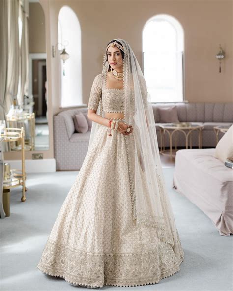HOW TO WEAR LEHENGA DUPATTA IN DIFFERENT STYLES Baggout