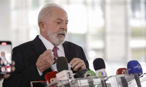 Lula deixa hospital em Brasília após cirurgia no quadril Política