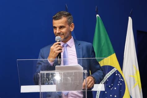 Vereador Mauro Lacerda apresenta requerimentos solicitando benefícios