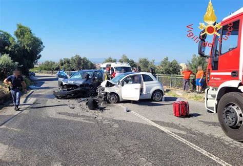Scontro Tra Auto A Catanzaro Feriti Il Lametino It
