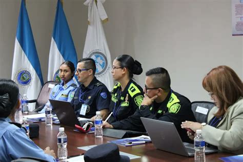 Policía Nacional de Honduras on Twitter RT UNPH EP Educación