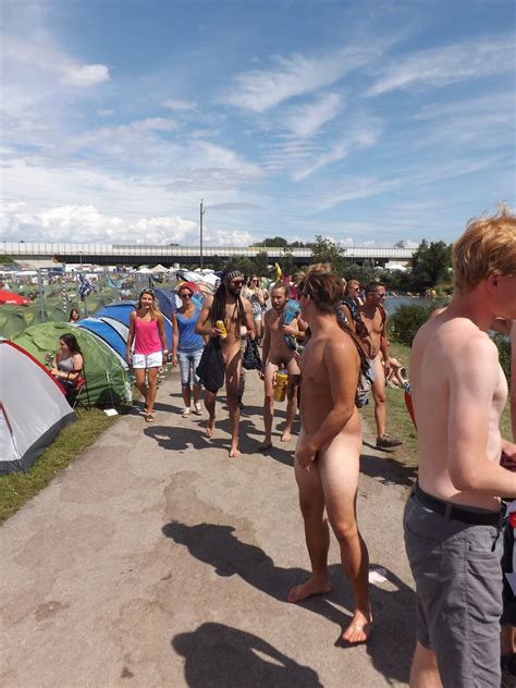 FREQUENCY NAKED HEART 2013 Victor Voyeurger Flickr
