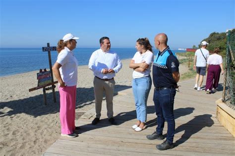 El Colectivo MiMoana Organiza Una Jornada De Limpieza De Playas En