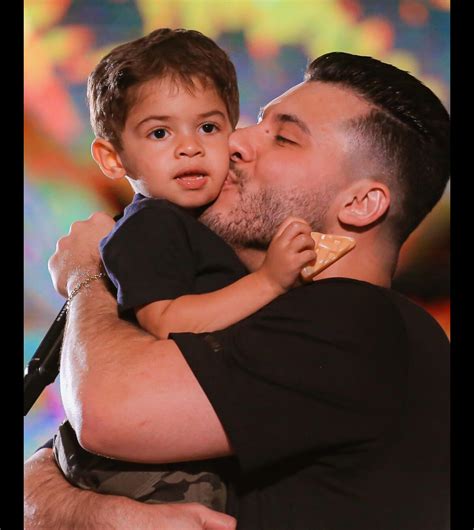 Foto Léo é filho de Marília Mendonça e Murilo Huff Purepeople