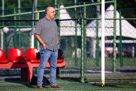 Sport encaminha contratação de jogador que foi destaque na Série C