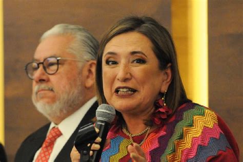 INE ordena a Xóchitl Gálvez eliminar meme de encuesta que incluye a