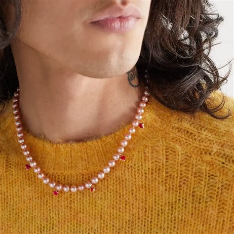 The Best Men S Pearl Necklaces To Make You Look Handsome
