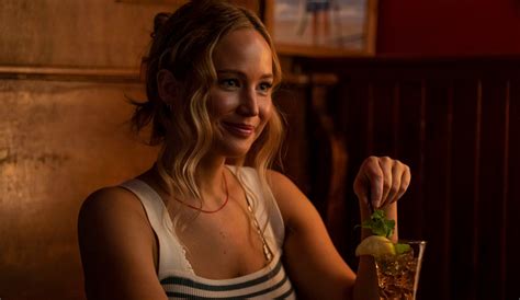 Jennifer Lawrences No Hard Feelings Refreshingly Refuses To Be A Movie