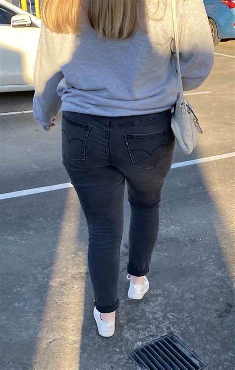 My Sisters F19 Thicc Plump Ass Scrolller
