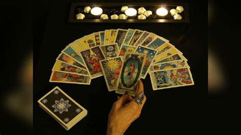 Lo que te depara el destino hasta fin de año según el tarot