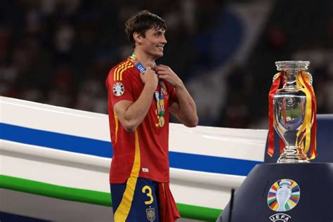 Robin Le Normand irá al Atlético de Madrid y se lo dice a la Real Sociedad