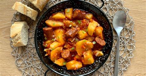 Patatas A La Riojana Guiso Tradicional De Patatas Con Chorizo Con