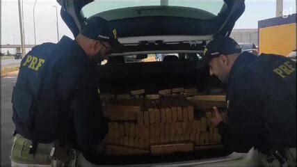 VÍDEO PRF apreende cerca de meia tonelada de maconha em carro na BR