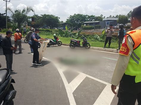 Kecelakaan Maut Di Gading Serpong Seorang Pengendara Motor Tewas