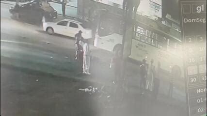 Vídeo mostra momento em que jovem de 18 anos é atropelado no DF