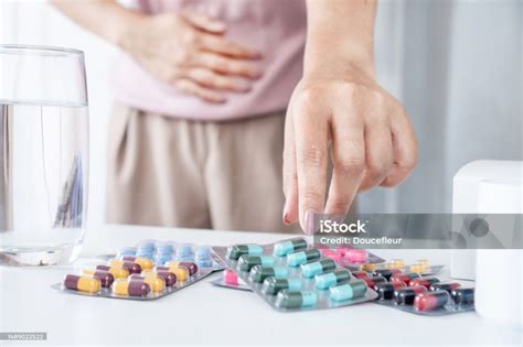 Especialista Alerta Sobre Os Perigos Do Uso Irrestrito De Medicamentos