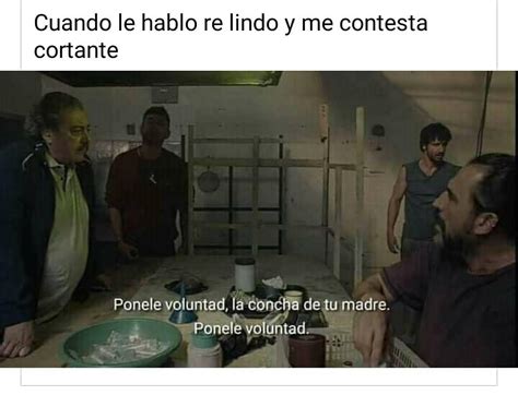 Cuando estas escabiando en la casa de tu amigo tu wacha se va al baño