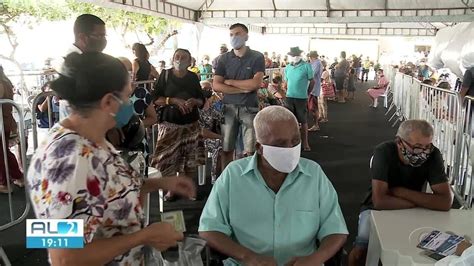 Maceió inicia vacinação contra a Covid 19 em pessoas 71 anos