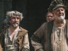 Jean Reno Franck Dubosc Et Plus De 1200 Figurants Pour Ladaptation En
