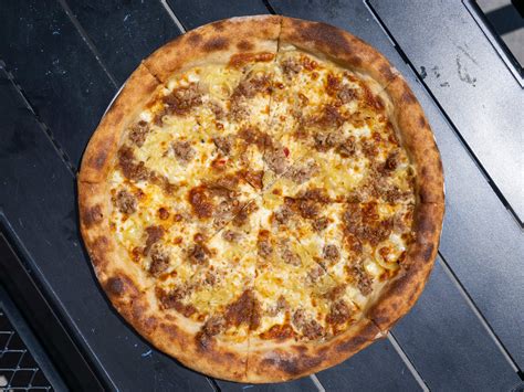 Stevie S Famous Review Burien Seattle The Infatuation