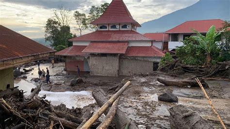 Update Banjir Bandang Di Sumbar Korban Tewas Jadi 37 Orang