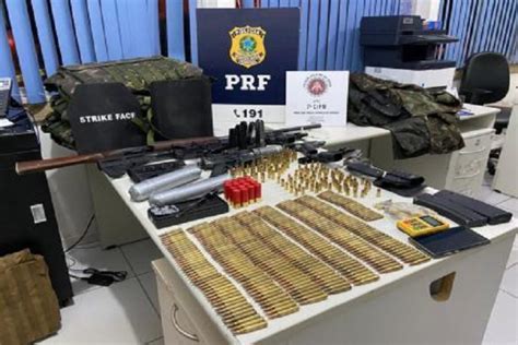 PMBA e PRF apreendem armas munições e explosivos no extremo Sul da