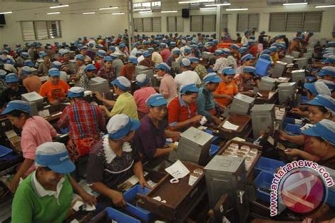Buruh Linting Rokok ANTARA News