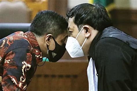 Hari Ini Eks Penyidik KPK Stepanus Robin Pattuju Hadapi Vonis Hakim