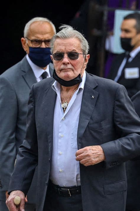 Photo Alain Delon Obs Ques De Jean Paul Belmondo En L Glise Saint