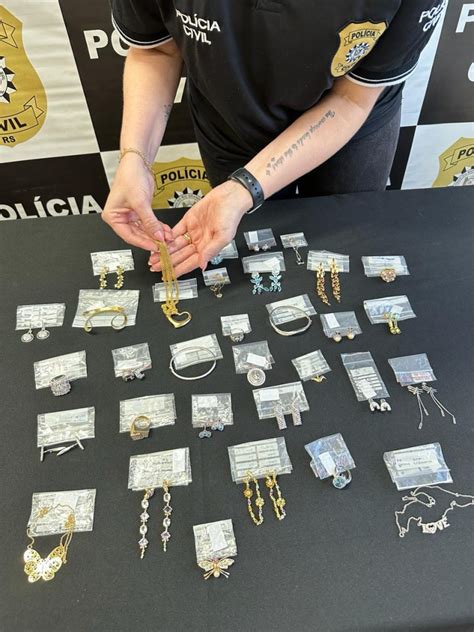 Polícia Civil recupera joias roubadas em residências de luxo na capital