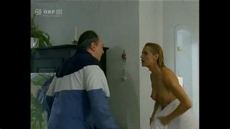 Naked Hemma Clementi In Unser Opa Ist Der Beste