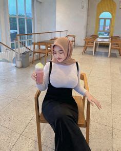 110 Ide Tobrut Gaya Hijab Gadis Gadis Cantik Wanita