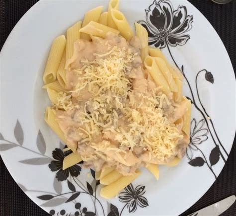 Receita de Penne ao molho branco iscas de filé mignon e champignon