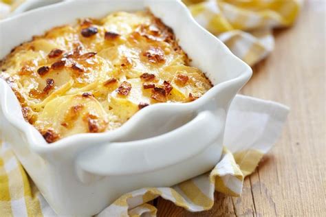 Préparez un délicieux gratin de pommes de terre au fromage et surprenez