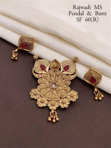 Pin By Arunachalam On Gold Temple Jewellery Earrings Pendant Design
