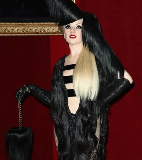 Photos Lady gaga défigurée découvrez sa statue de cire complètement