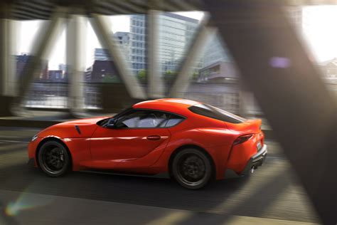 GRスープラGT4の100台販売達成を記念したふたつの特別仕様車が登場 画像16 鮮やかなオレンジのボディカラーをまとった限定車