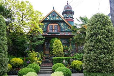 Colourful 1906 Coleman House In Seattles Queen Anne Neighbourhood Is