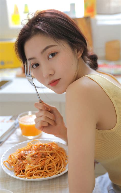 Free Asian Beauty Mobile Wallpaper