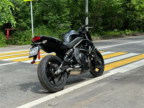 Купить б у Kawasaki ER 6n инжектор 6 передач в Москве чёрный naked