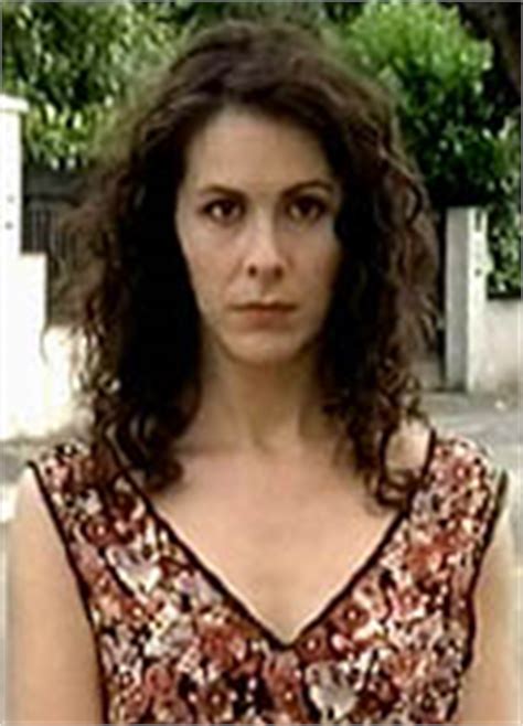 Georgia Scalliet Nue Dans Les Trois Soeurs