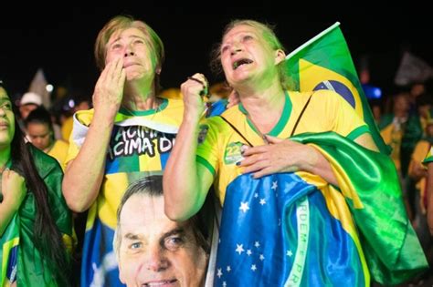 Do entusiasmo ao choro Como bolsonaristas acompanharam a apuração na