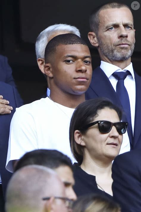 Jamais de la vie Kylian Mbappé dur en affaires avec sa mère il a