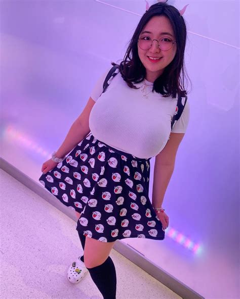 Who Is Aroomi Kim Biography Age Height Figure Net Worth